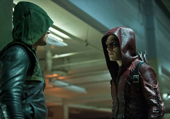 FIRST LOOK: Arrow Teams with Arsenal | DC