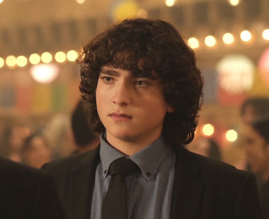 Superman & Lois's Alex Garfin Balances Heroism and High School | DC