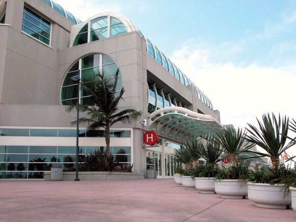 San Diego Comic-Con: A Handful of Hashtags and One Helpful App | DC