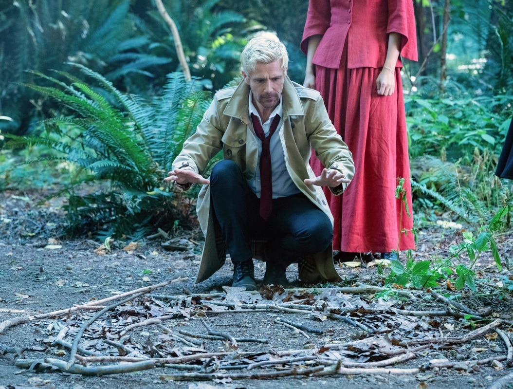 DC's Legends of Tomorrow: Witches & Fairy Godmothers Meet in New Pics | DC