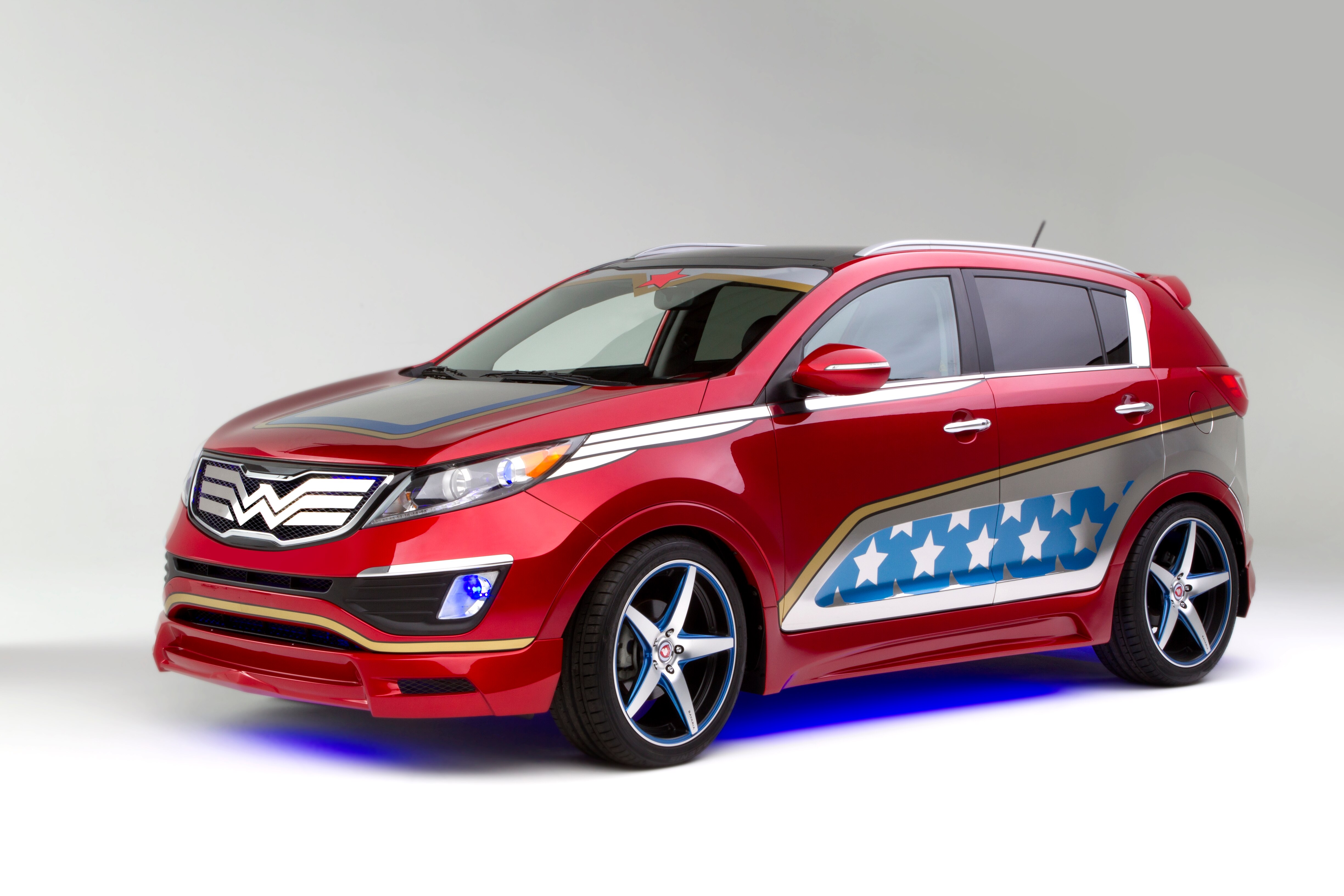 Wonder Woman-Inspired Kia Sportage Lassos New York | DC